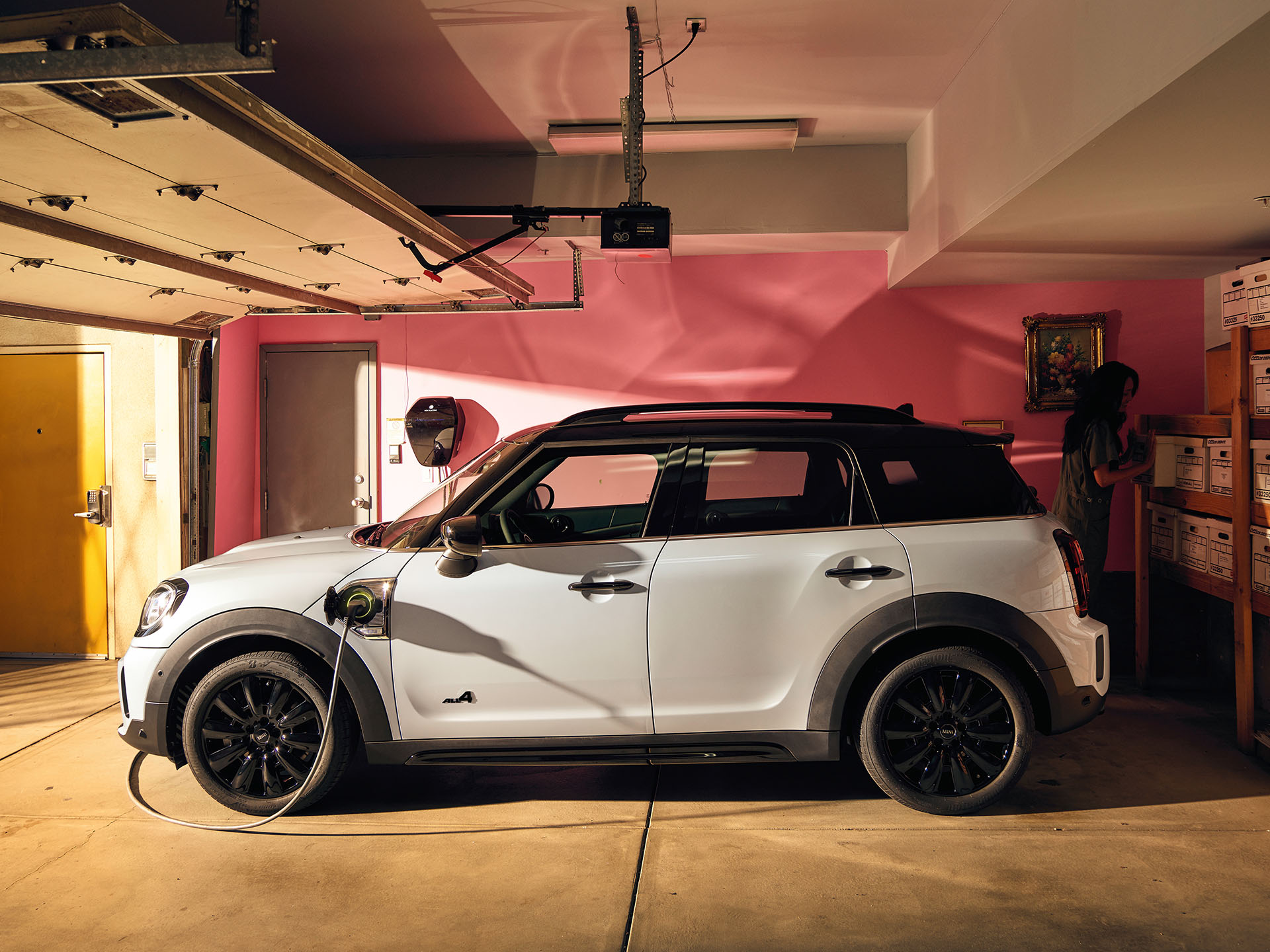 THE MINI COUNTRYMAN PLUG-IN HYBRID | MINI Middle East