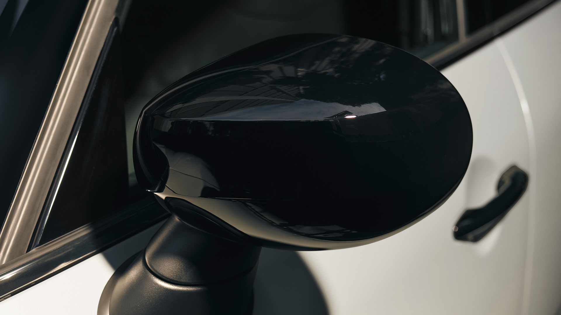 THE MINI COUNTRYMAN PLUG-IN HYBRID | MINI Middle East