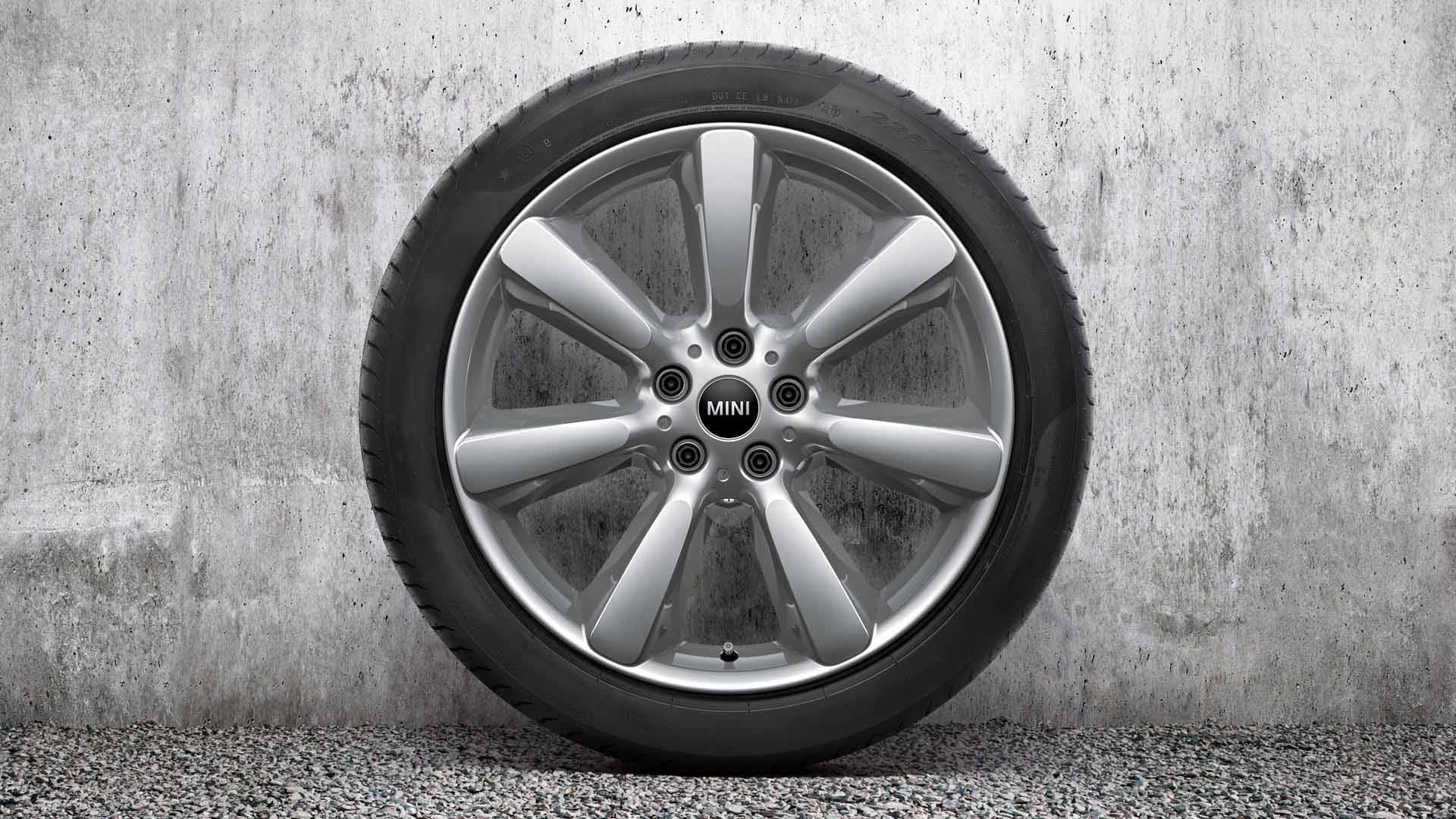 MINI light alloy wheel Edged Spoke 535 in Bright Silver metallic